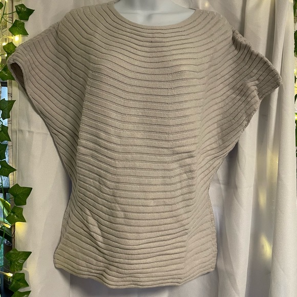 Uniqlo | Tops | Uniqlo Top | Poshmark